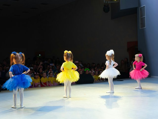 DanceTeacherWeb | Articles - Helping Young Dancers Overcome Stage Fright